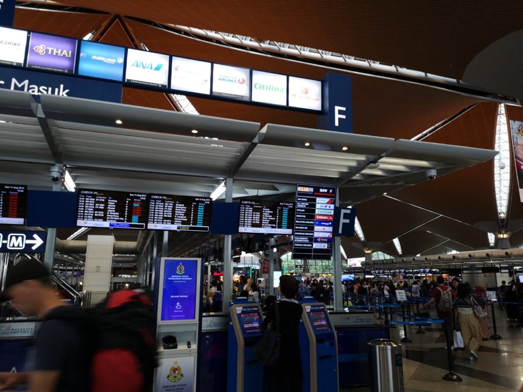 KLセントラル駅からクアラルンプール国際空港KLIA・KLIA2までの行き方（アクセス方法）・バス編。分かれば簡単、お得格安。チケット売り場 ...