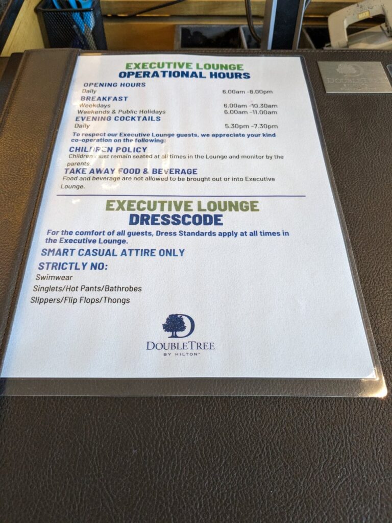 ダブルツリー・クアラルンプール宿泊記。キングエグゼクティブ3217号室レビュー。1 KING BED EXECUTIVE ROOM ...